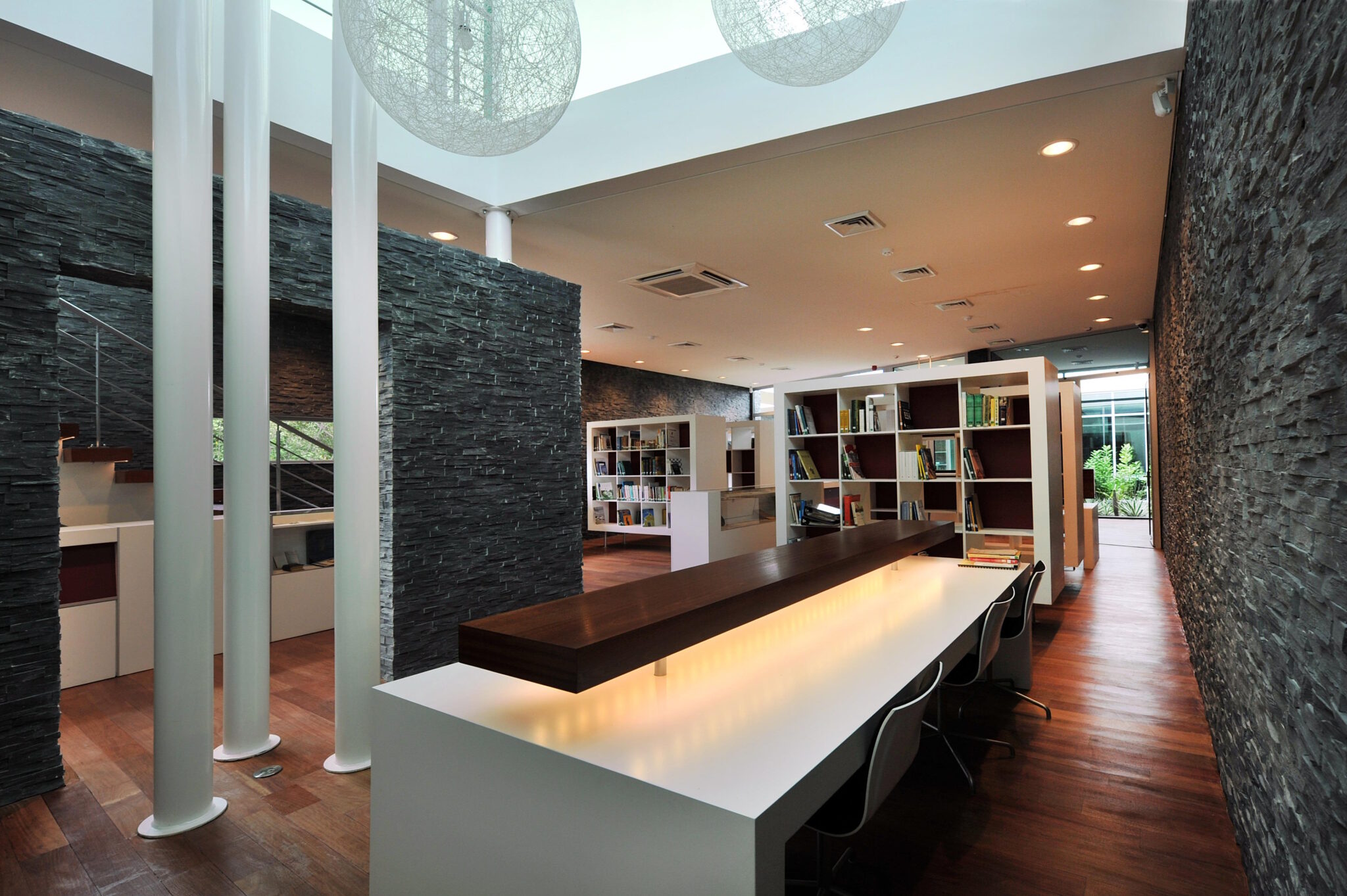 Library in Curaçao - Historic House Museum Mongui Maduro